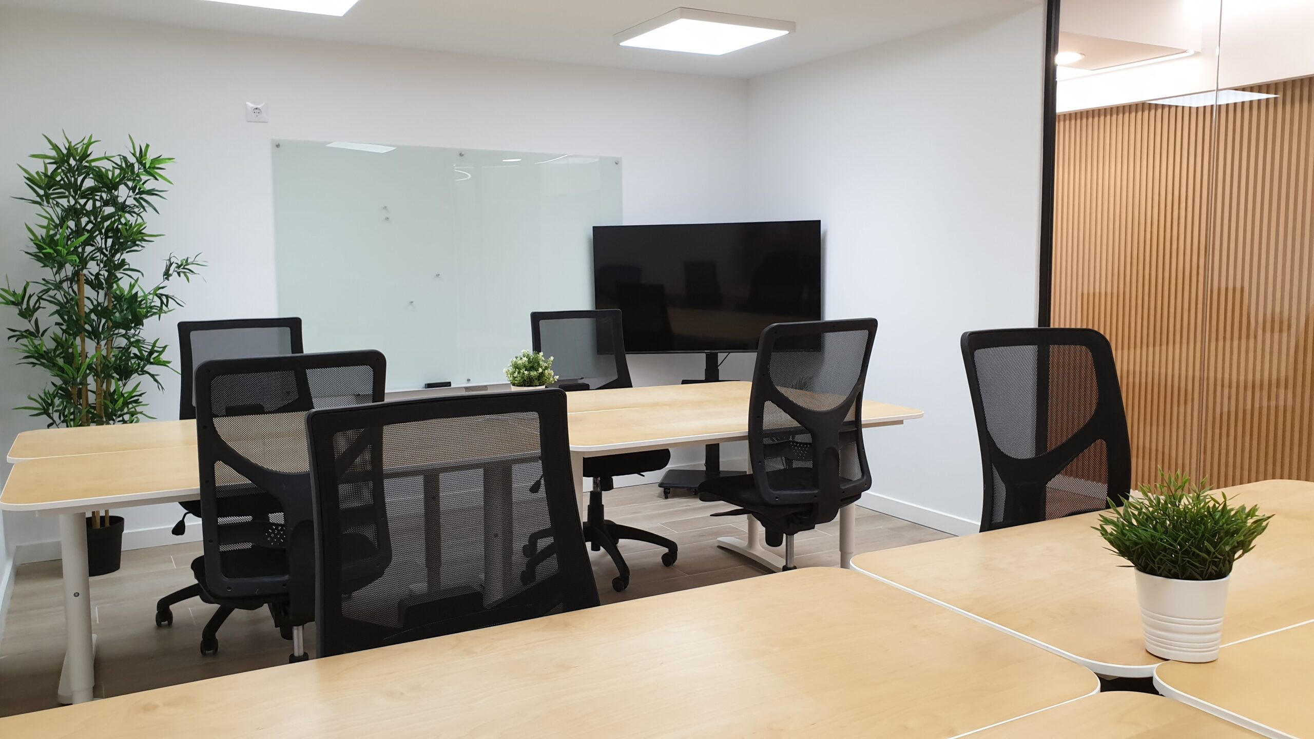 Cómo el diseño de espacios de coworking influye en la motivación ...