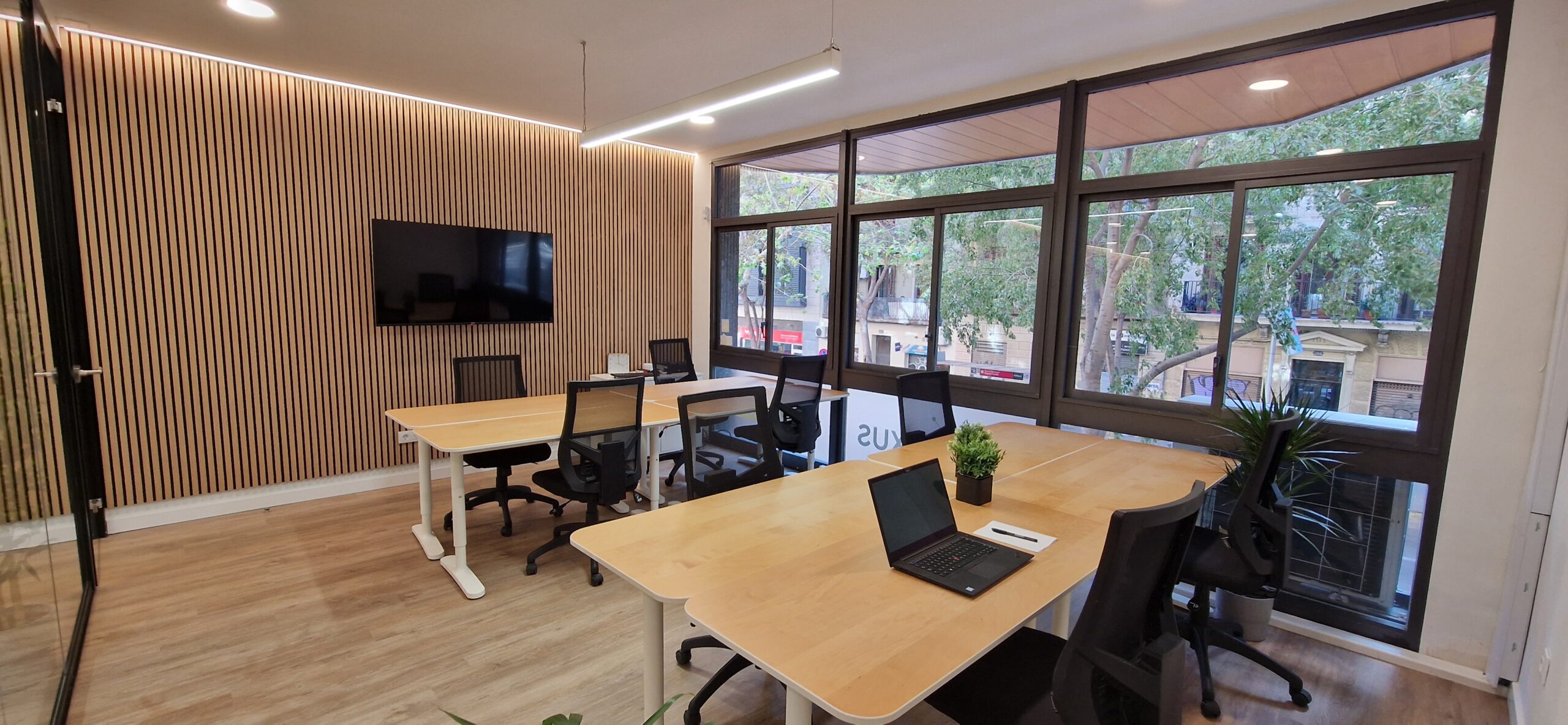 Coworking para equipos remotos: beneficios y desafíos - Nexus Coworking en Barcelona